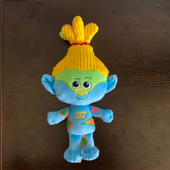 Dreamworks | Toys | Trolls World Tour Tressilo The Reggae Leader Plush ...